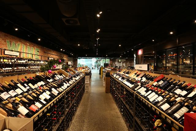 Dan Murphy's Double Bay | Trend Lighting